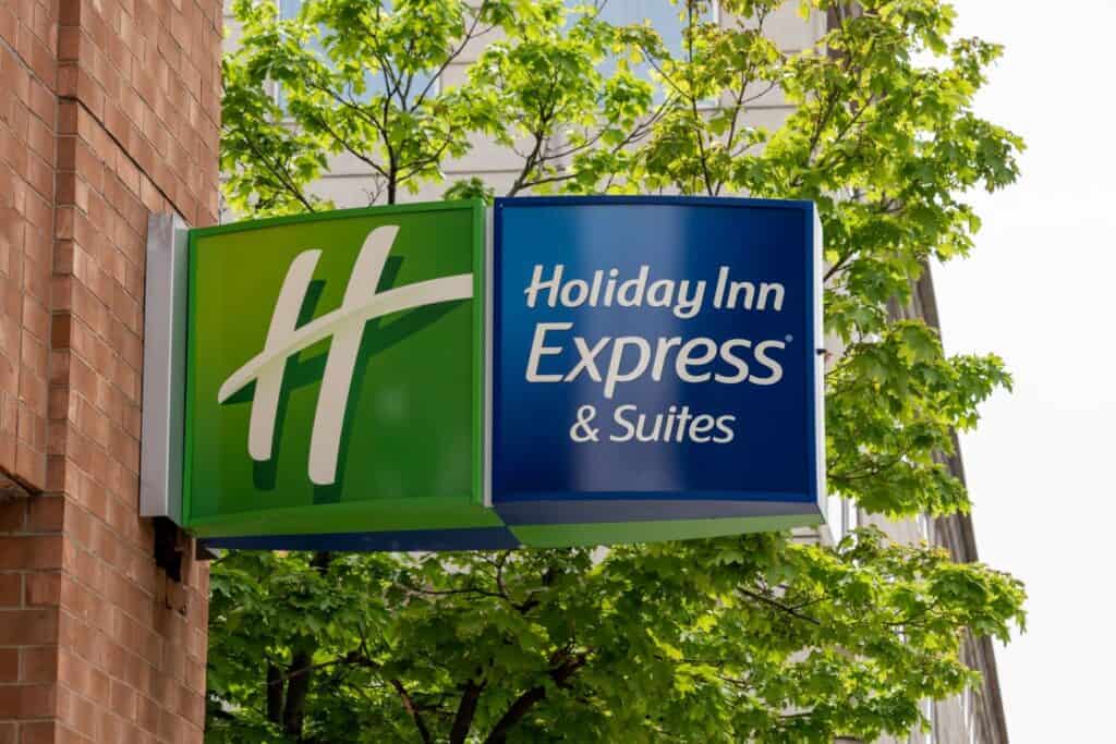What You Need to Know About the Holiday Inn Express Pet Policy - Doggy ...